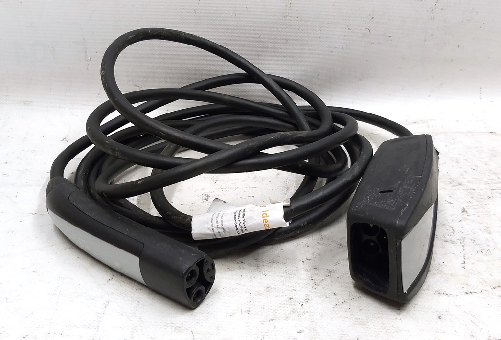 UNIVERSAL MOBILE CONNECTOR, NA 32A GEN2 Tesla | Quick Market